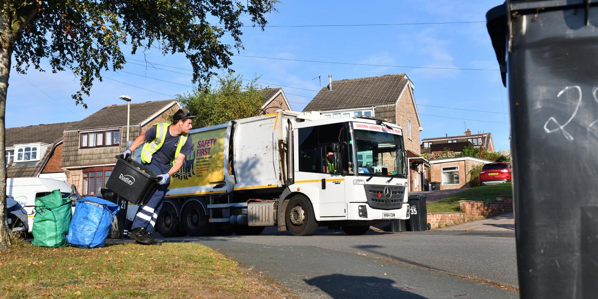 Recycling Tracker survey in the UK: Spring 2024 | WRAP - The Waste and ...